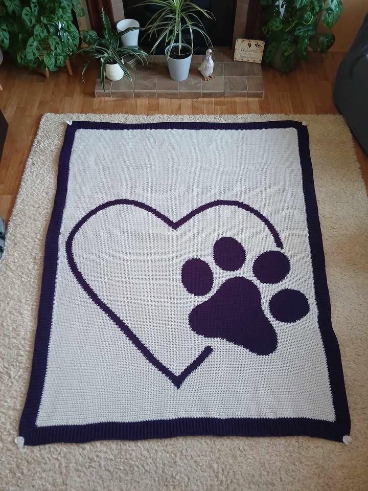Heart Paw Crochet Graphghan Pattern – Geeky Graphghans