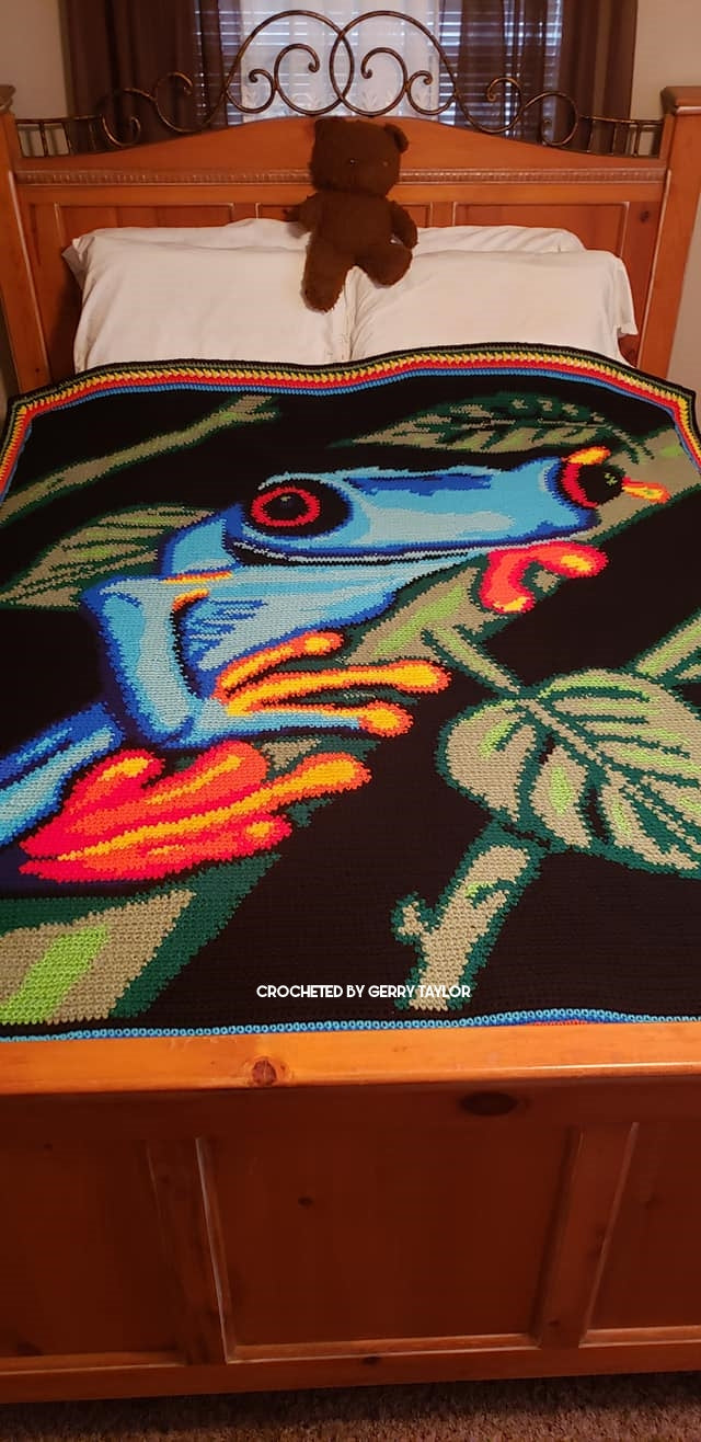Blue Frog Crochet Graphghan Pattern – Geeky Graphghans